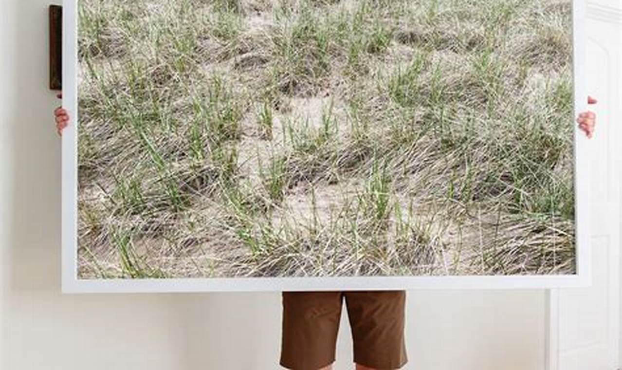 Easy DIY Giant Picture Frame: Build Your Own!