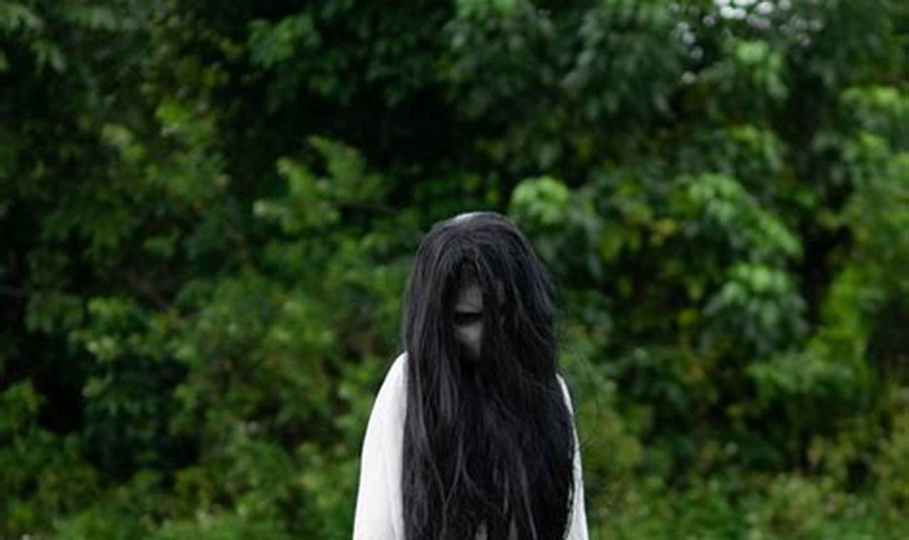 Spooky "DIY The Ring Costume" Guide: Haunting Halloween Look!