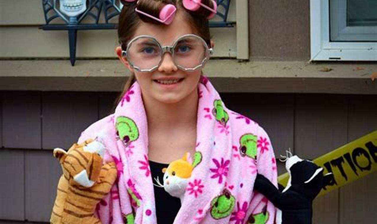 Cat-tastic DIY Crazy Cat Lady Costume Ideas Easy & Fun!